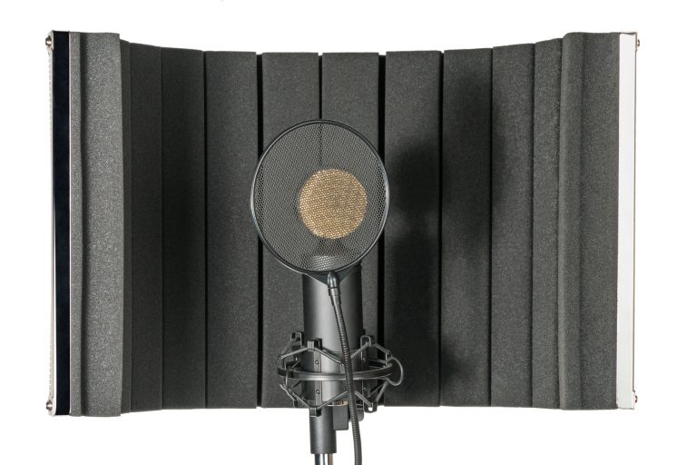 10 Best Microphone Isolation Shields and Reflection Filters (2023)
